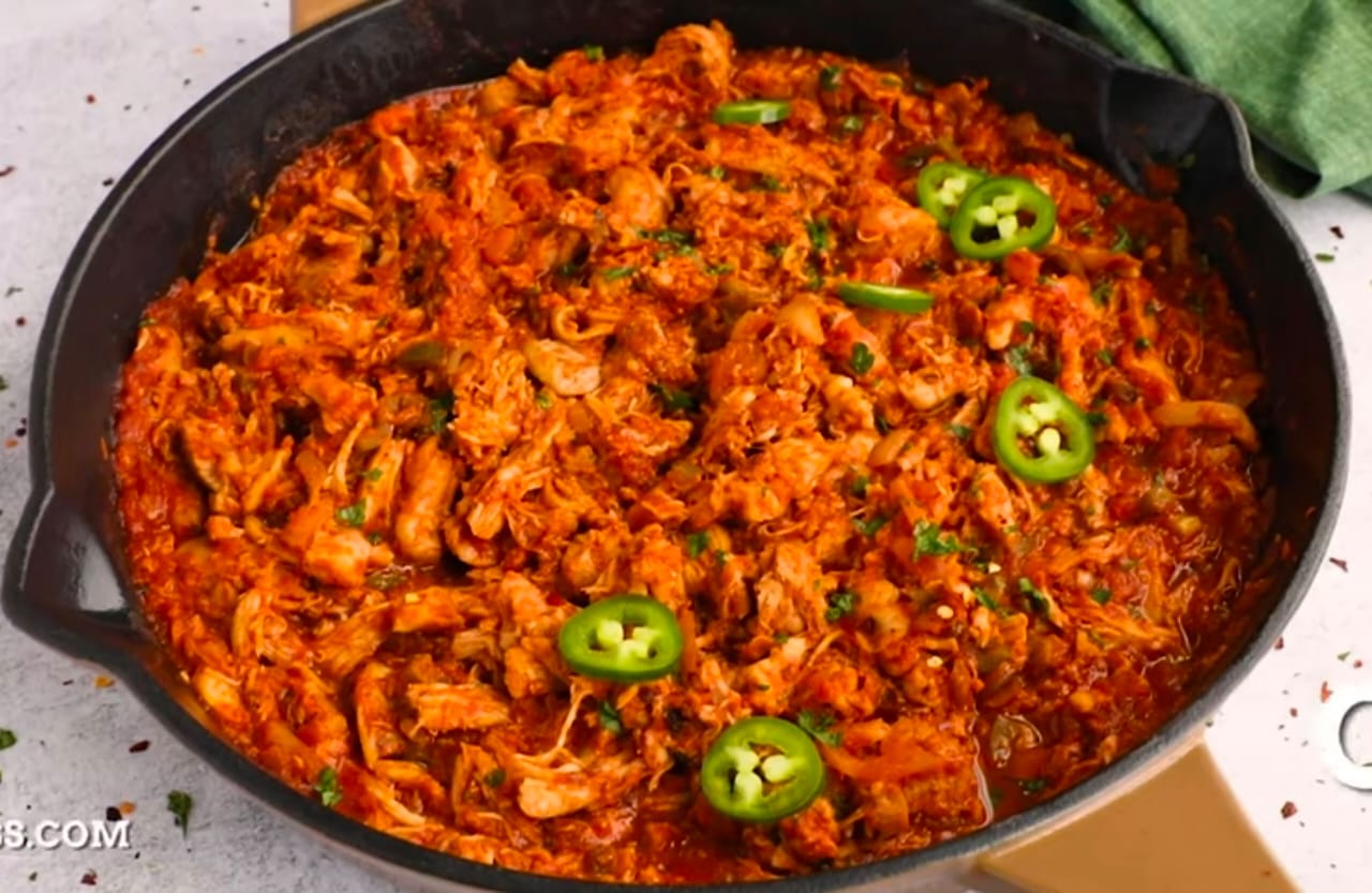 Chicken Tinga Recipe (Spicy Chipotle Shredded Chicken) - Perfect for ...